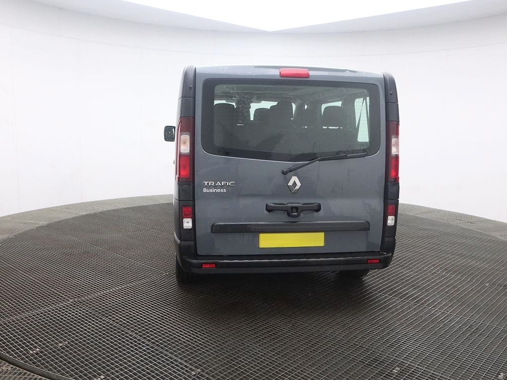 Renault Trafic SL28 Business 9 Seat Minibus - Minibus World