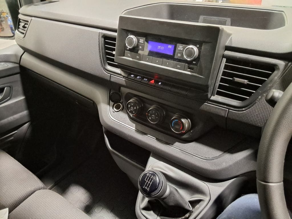 Renault Trafic SL28 Business 9 Seat Minibus - Minibus World